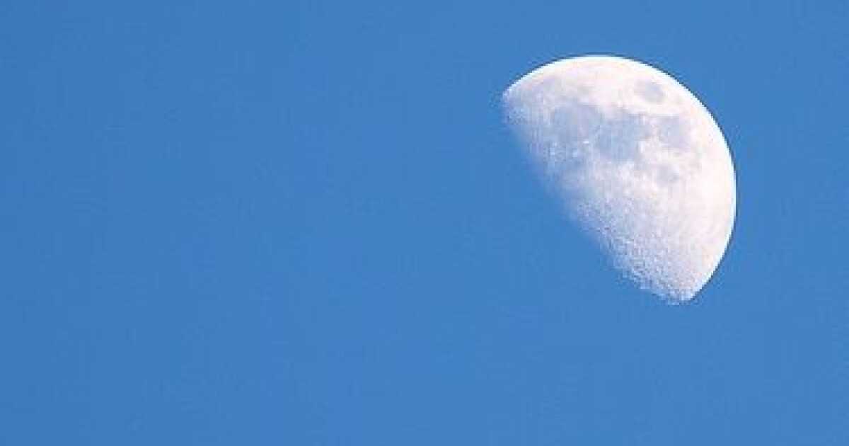Spør en forsker: Hvorfor kan vi se sol og måne samtidig? Spør en forsker: Hvorfor kan vi se sol og måne samtidig?